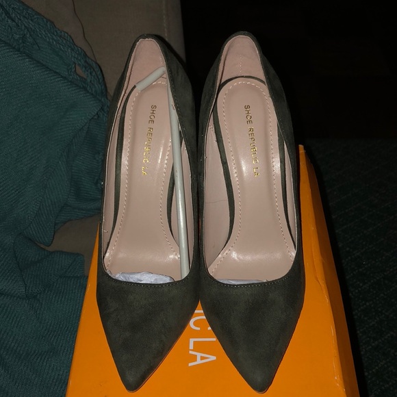 GoJane | Shoes | Olive Green Pumps | Poshmark